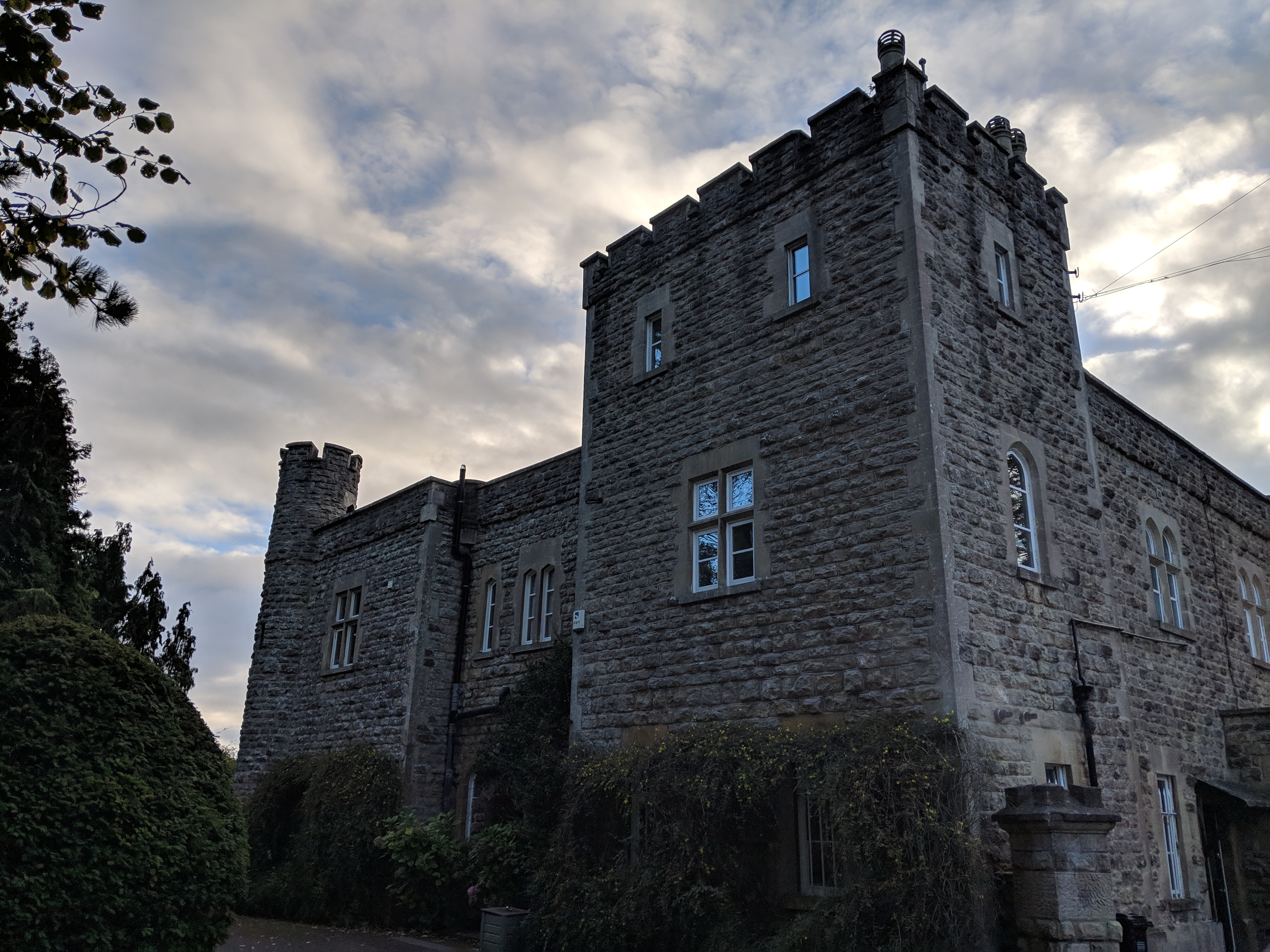 WWOOFing at Barrow Castle – Sans Peur